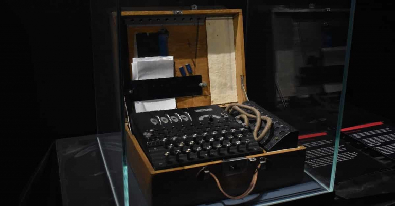 [Summary] The Imitation Game: A True Story That Alan Turing Decrypted ...