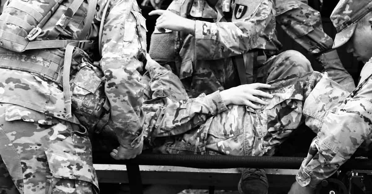 [Movie] Hacksaw Ridge: How Desmond Doss Became a Hero Without a Gun ...